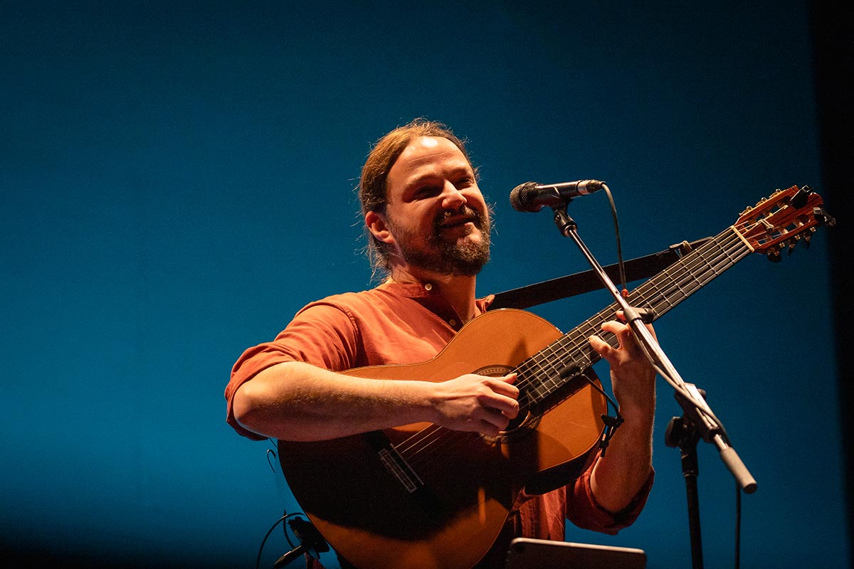 ÍNTIMO, EMOCIONANTE Y CAUTIVADOR – Concierto Nano Stern “Canta a Víctor ...